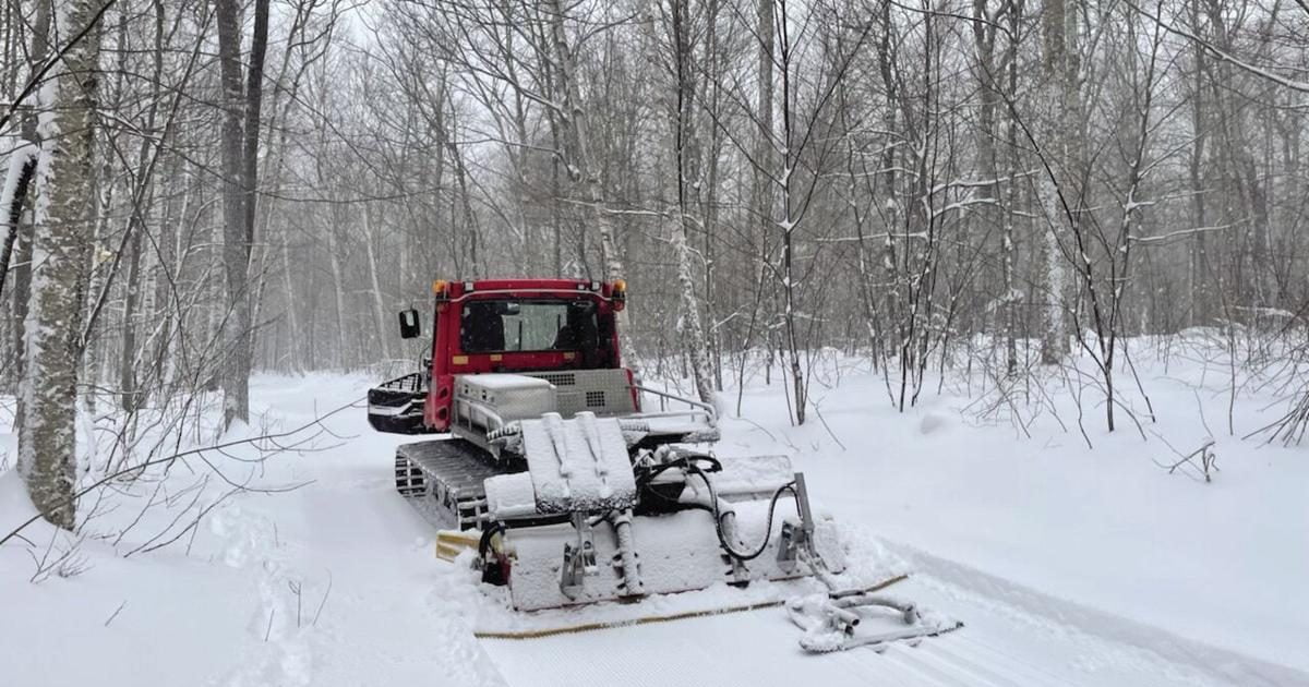 Novi teptalni stroj za tekaške proge v Logatcu - TSK Logatec